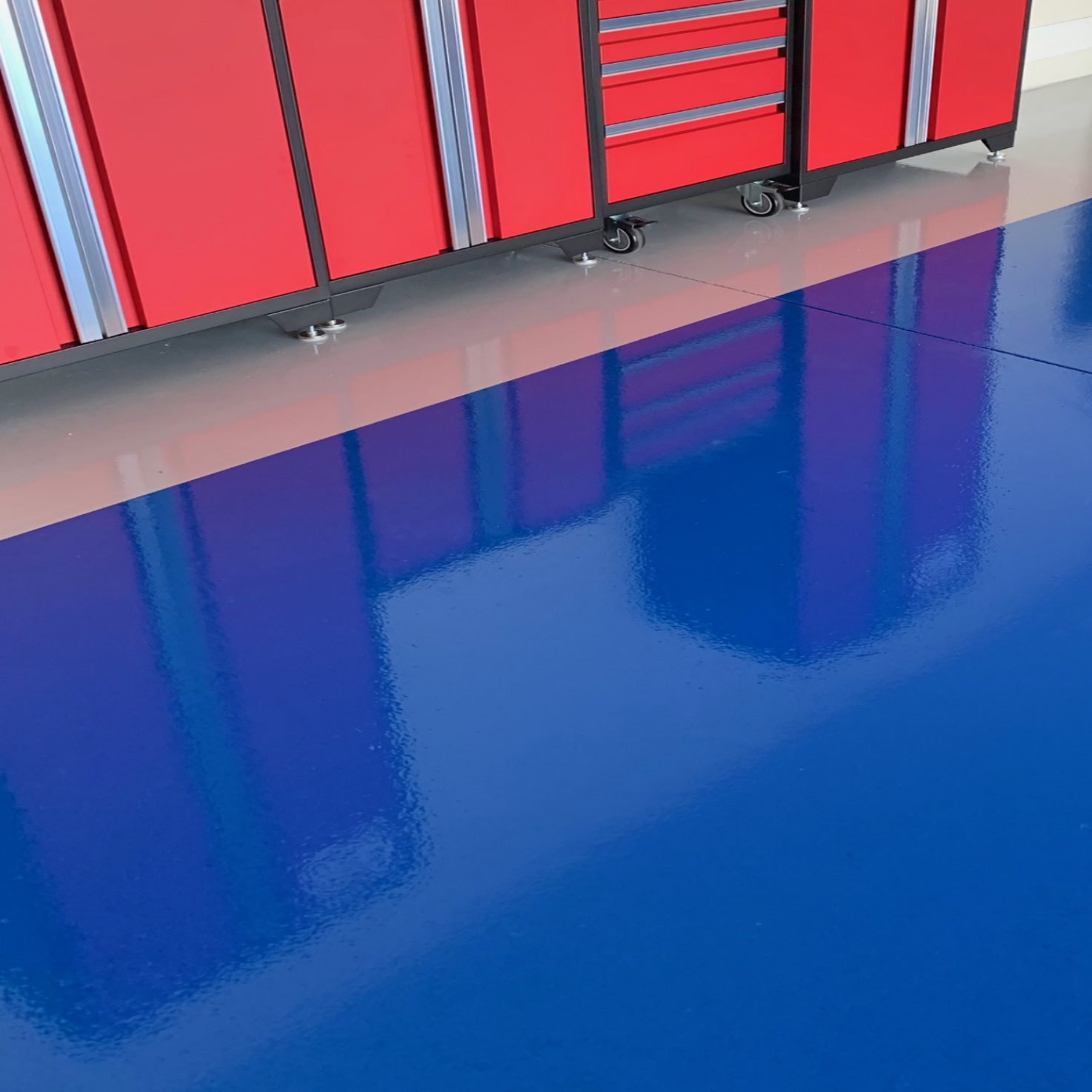 Resinous Coating & Floor Finish Systems | LATICRETE